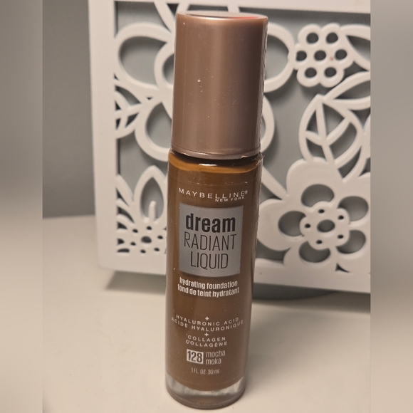 Maybelline | Makeup | Maybelline Dream Radiant Liquid Foundation Mocha ...